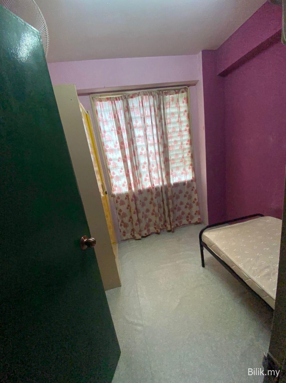 Bilik sewa nilai.. Private Room.. Kemasukan segera.. - Bilik.my
